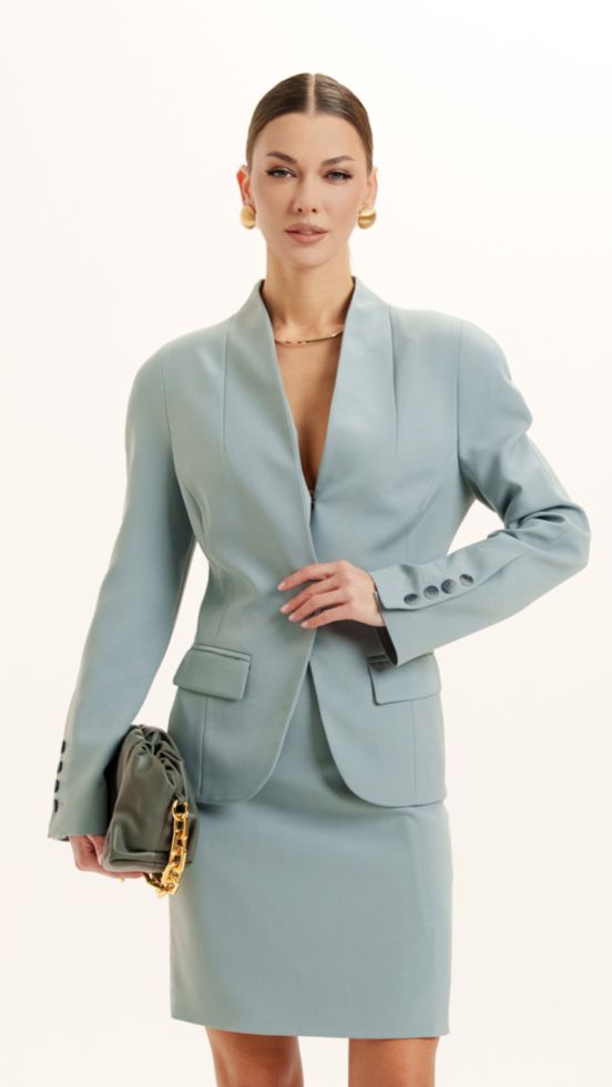 Главный тренд года из новой коллекции Deesses  | Элегантный ретро‑костюм с юбкой и объёмными плечами