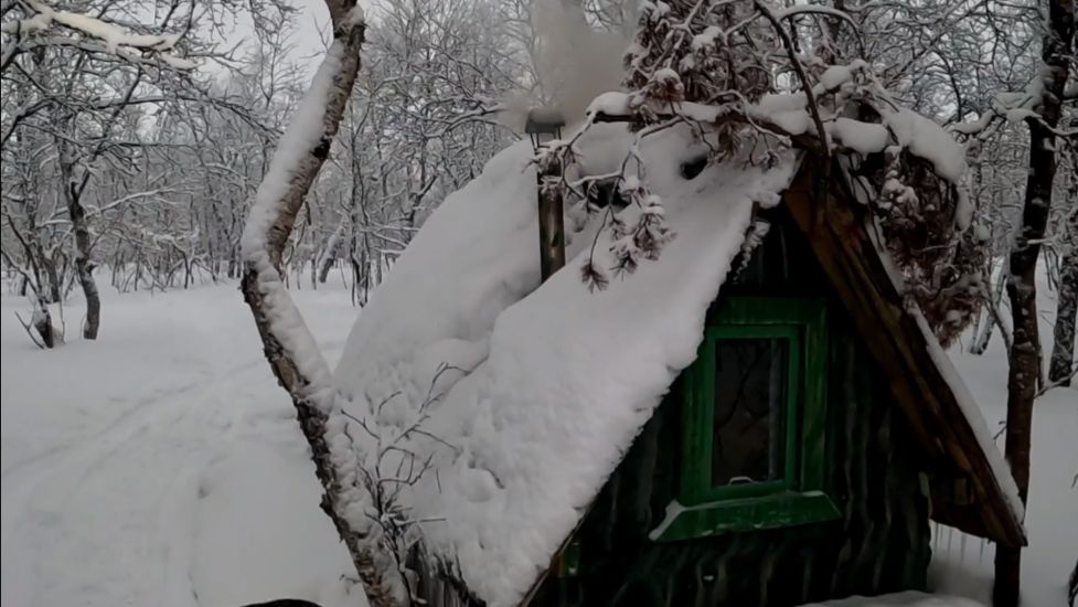 ВЕЧЕРНЯЯ В МИНИ - ИЗБУШКЕ,КУХНЯ НА РыБАЛКЕ,ЛОВЛЯ ОКУНЯ И НАЛИМ НА ДОНКИ,НОЧЬ В ИЗБУШКЕ.
