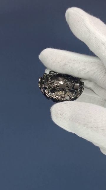 Украшение на булавке с прозрачным камнем. Артикул 03291