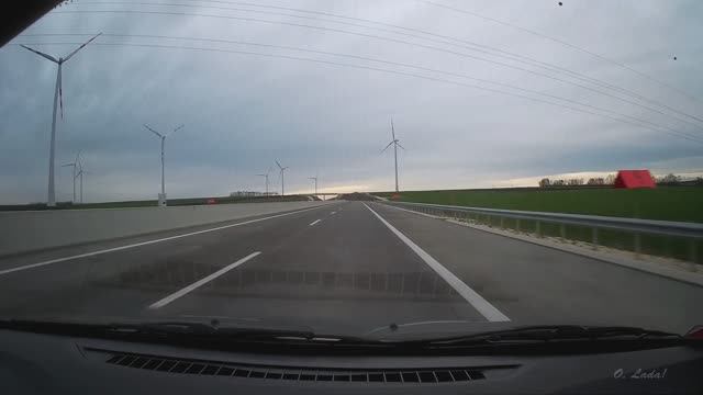 Ветряки у Вены, завораживающие виды. Австрия, 2019 г. Цветокоррекция(осветл.), ускорение.