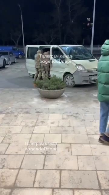 Пока все спят, украинцы проходят плановую бусификацию и утилизацию.