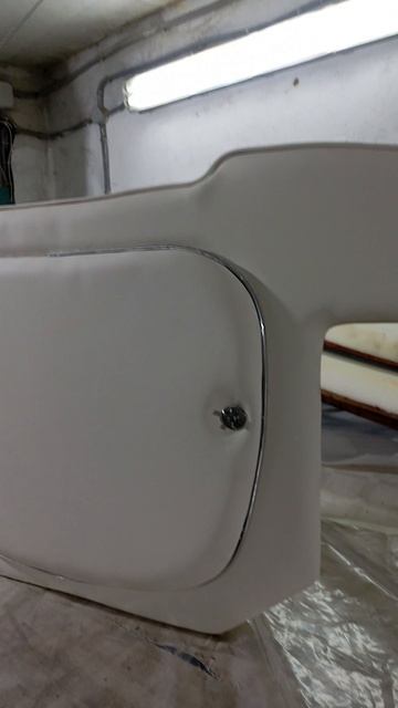 Альтернатива смотровом у люку якорного отсека катера