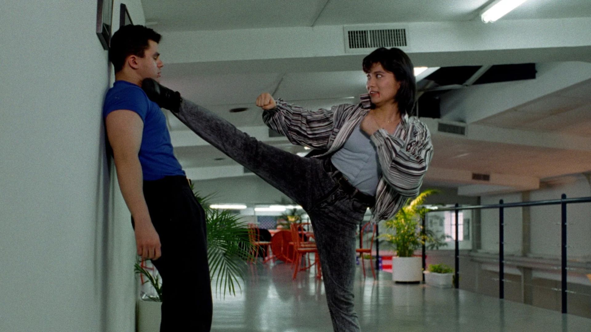 Синтия Кхан - боевые сцены из фильмов