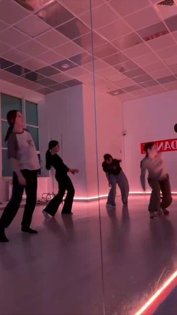Современные танцы 🔥 #MetroDANCE #танцы #танцыдлявзрослых #танцыдлядетей #Смоленск #студиятанцев