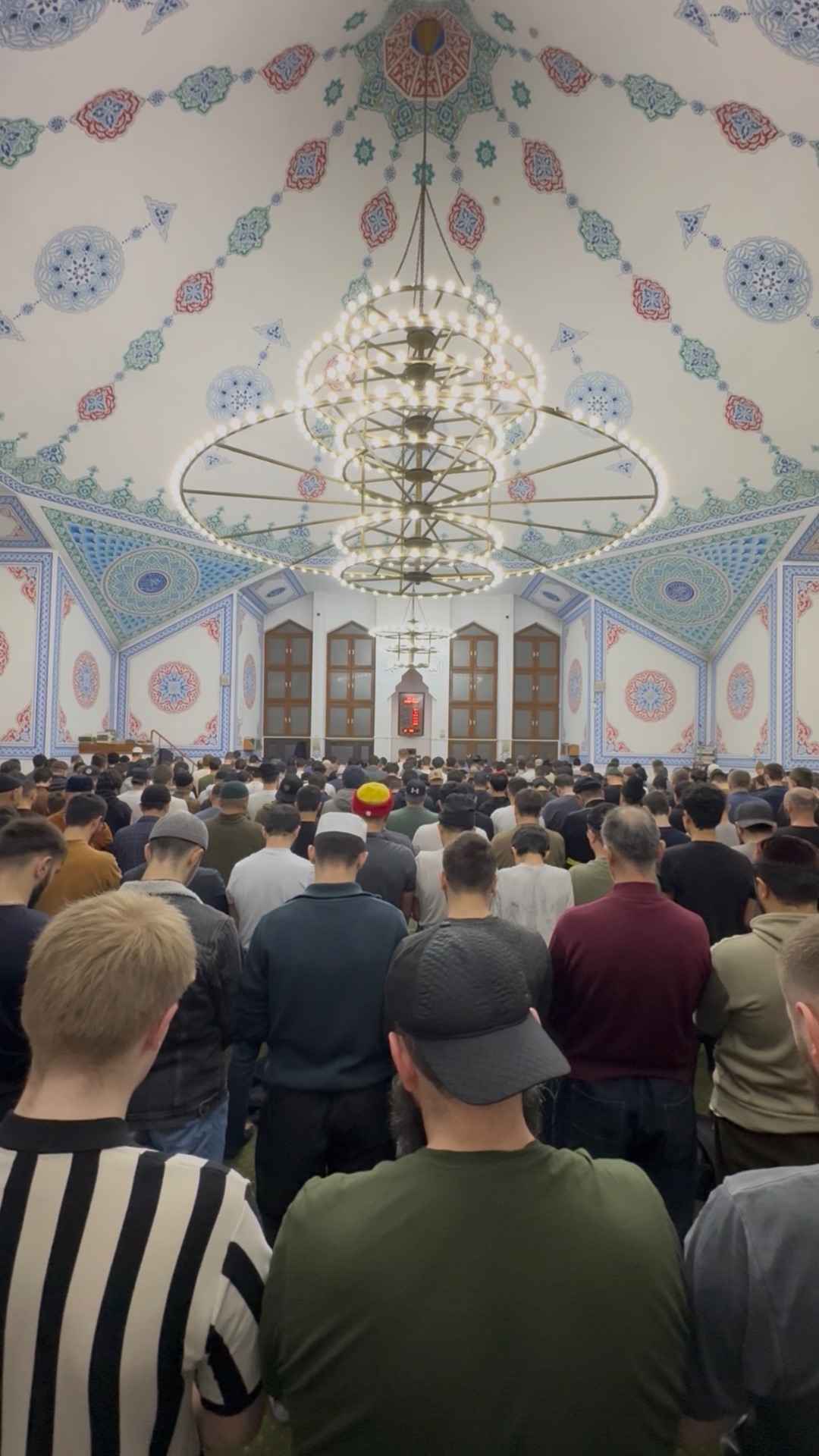 Первый таравих намаз Рамадана 2026 года в Соборной мечети г. Ростова-на-Дону.