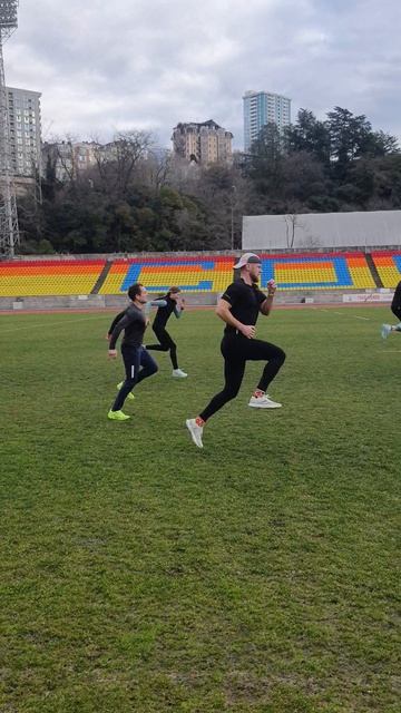 Прыжки на одной ноге для улучшения техники бега