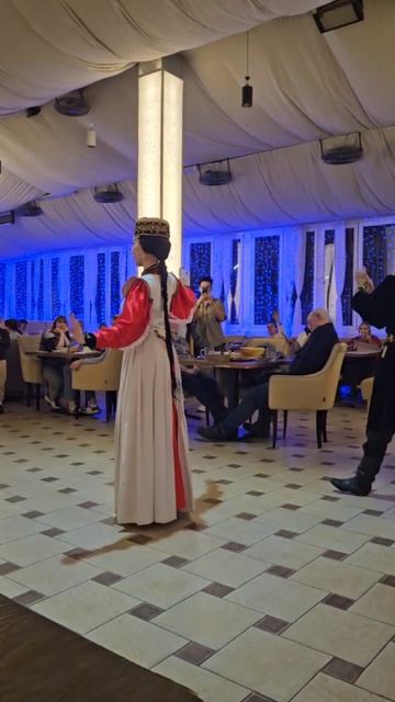 Национальный калмыцкий танец