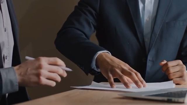 Почему бедные страны все еще БЕДНЫ?   Кто забирает их миллиарды ?