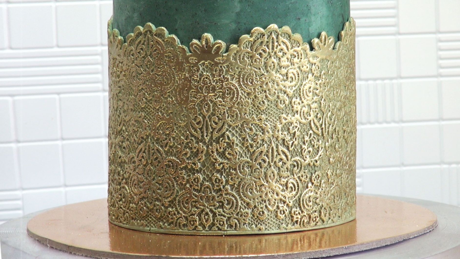 Роскошный ажурный узор на покрытие торта
