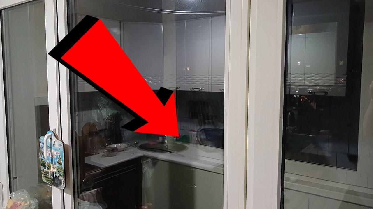 Как отрегулировать дверь на балконе пластиковую За 5 Секунд...!!!!!....