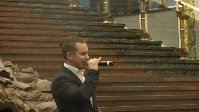 Майский вальс. Поет Павел Лясковский.  Бал. Москва.