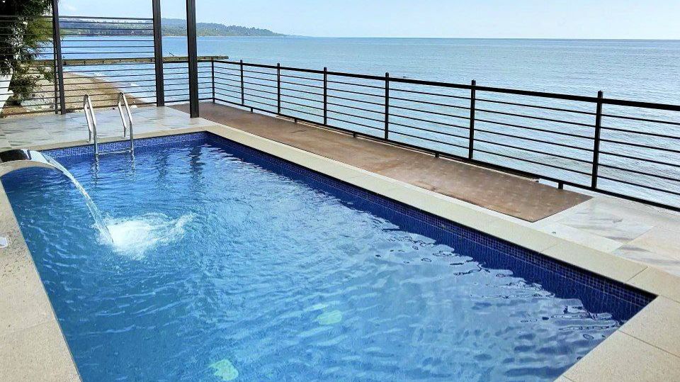 "КАСТЛ" отель с теплым бассейном и видом на море (Новый Афон, Абхазия)