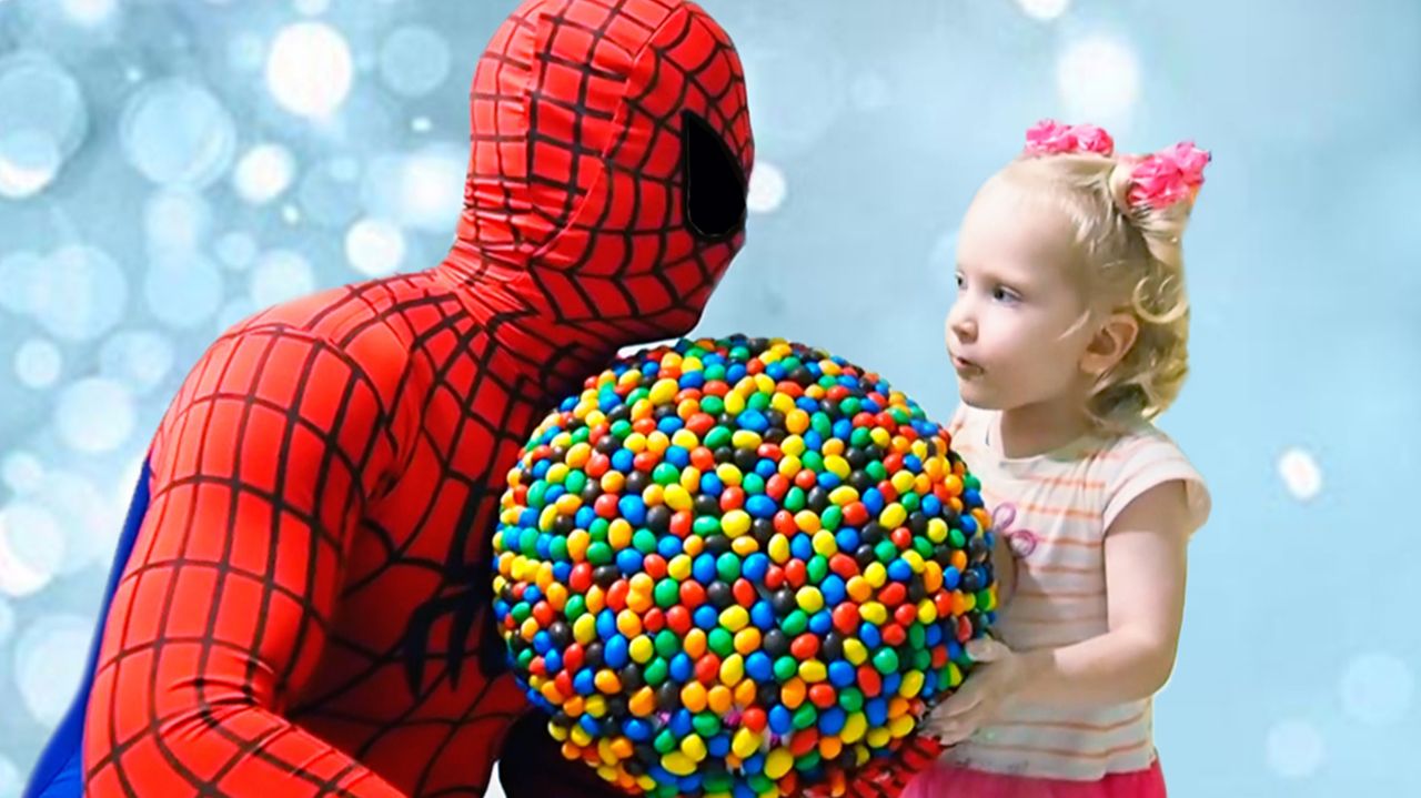 Дети: Тома и Витя против Человека Паука. Играем, сражаемся