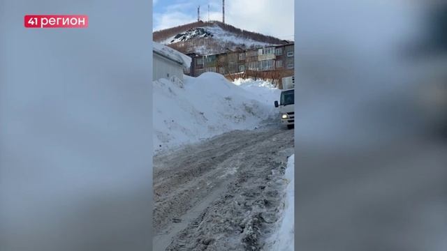 МЕЖКВАРТАЛКА НА УЛИЦЕ АВТОМОБИЛИСТОВ В ПЕТРОПАВЛОВСКЕ: АВТОМОБИЛИСТАМ ТЯЖЕЛО•БЕЗ КОММЕНТАРИЕВ