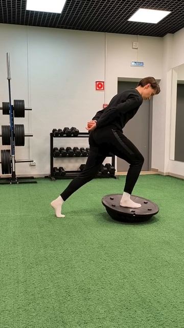 1. Наклоны стопы вбок в положении сплит-стойки х20