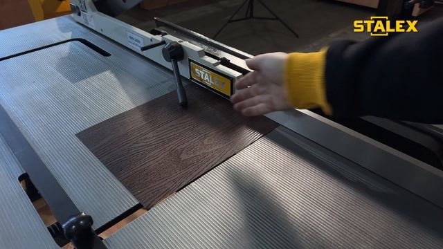 Обзор гильотины KHS 1250: Ручной станок для резки металла