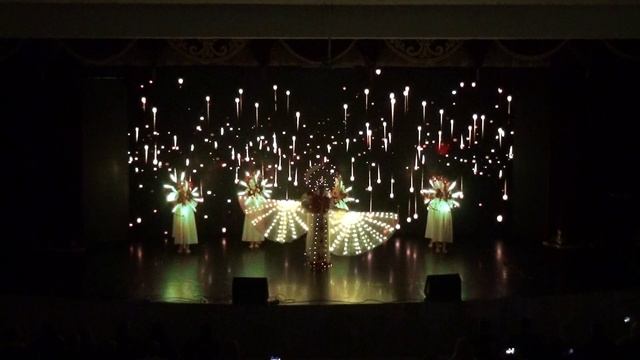 Хореографический световой перформанс «Улетай»