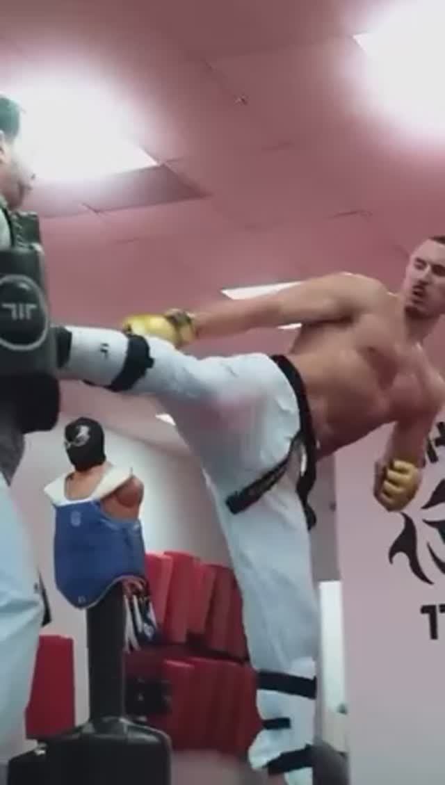 TUSAH. К вершинам через труд.