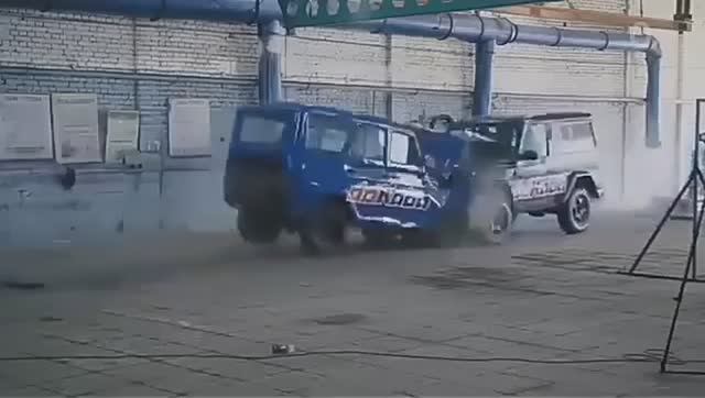 Гелик против УАЗ