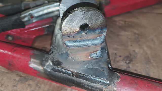 Усиливаю передний кронштейн амортизатора