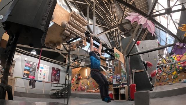 2026 -Подъём ног к перекладине в висе 30