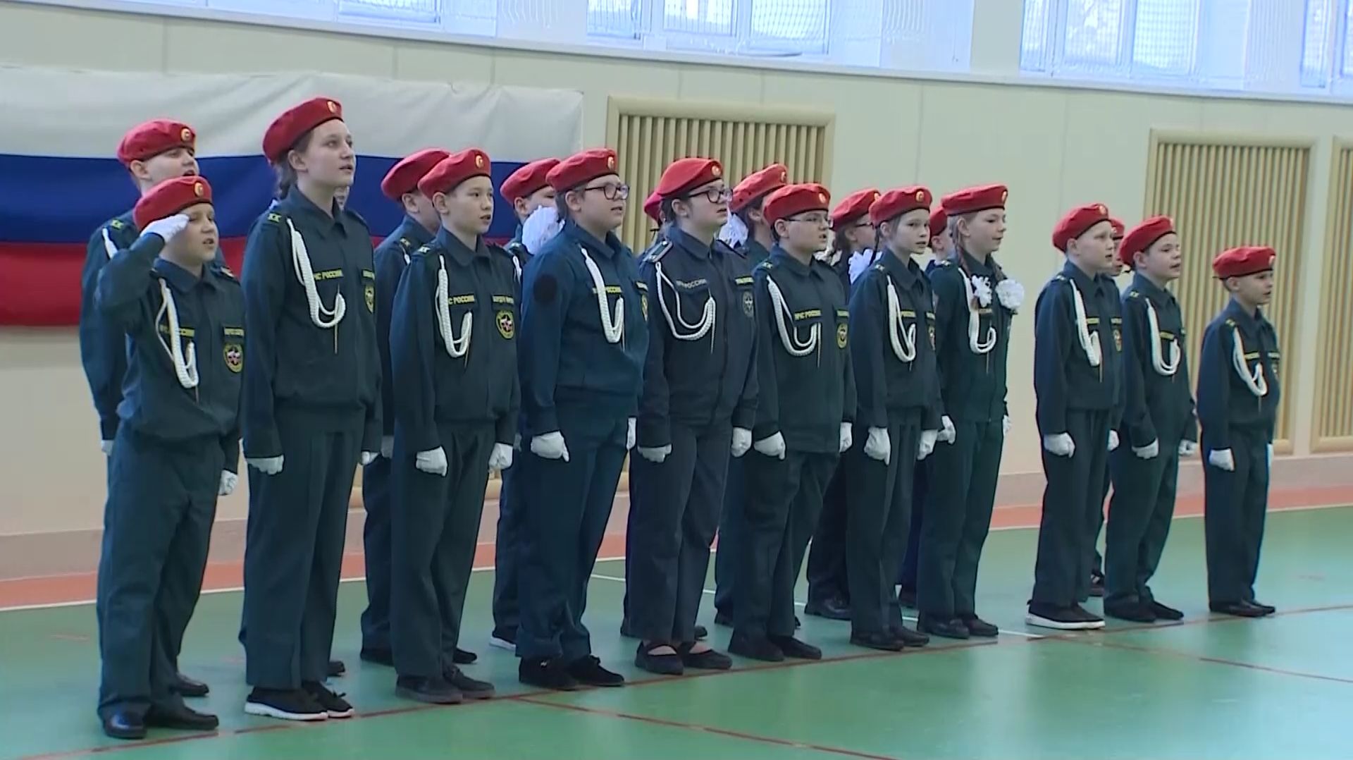 Школьников Советского посвятили в кадеты МЧС