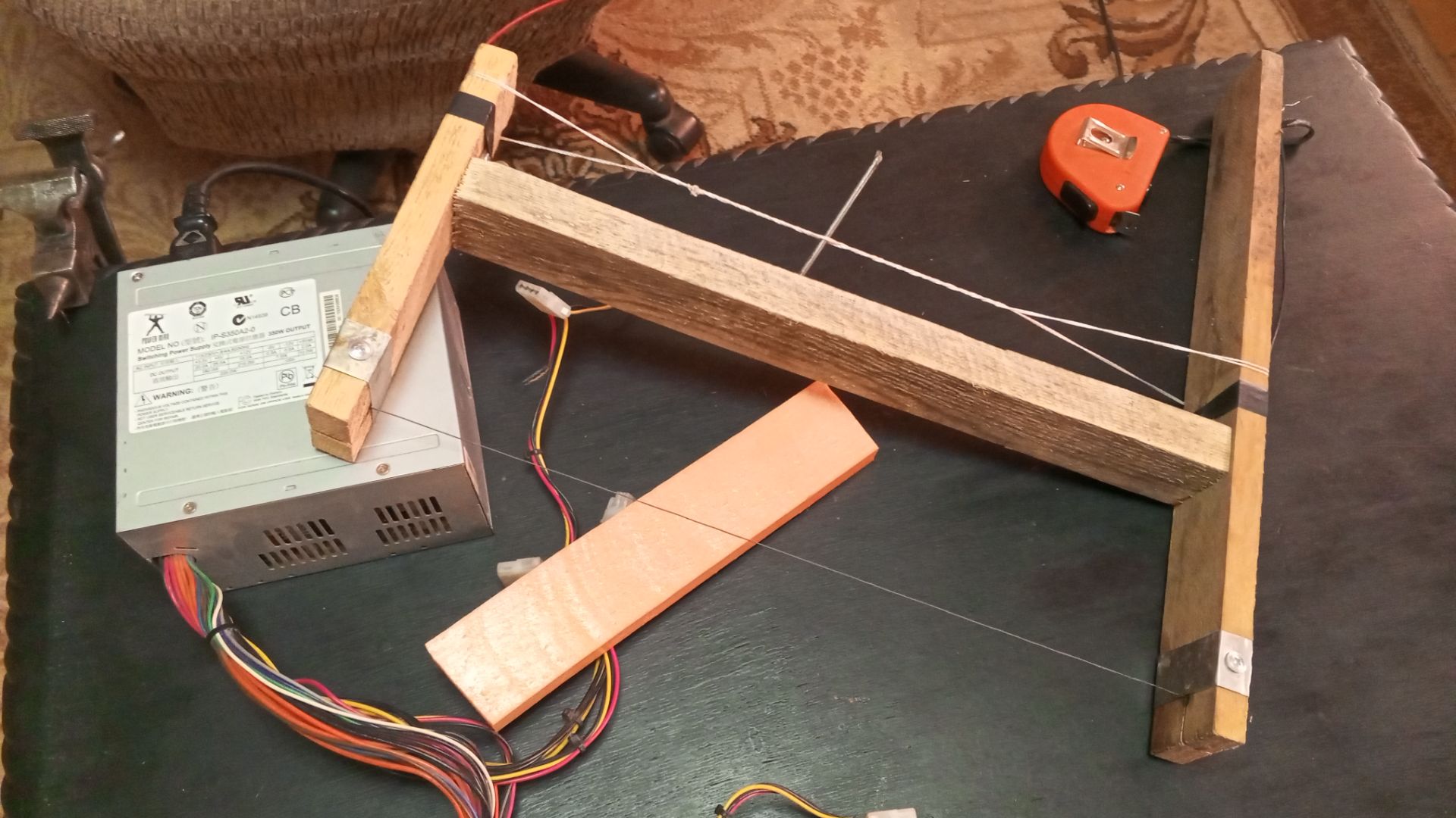 Резак для пенопласта из компьютерного блока питания.