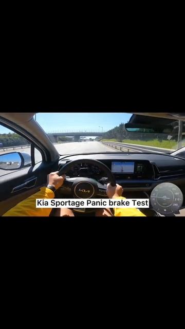 Kia Sportage 2022. Экстренное торможение.