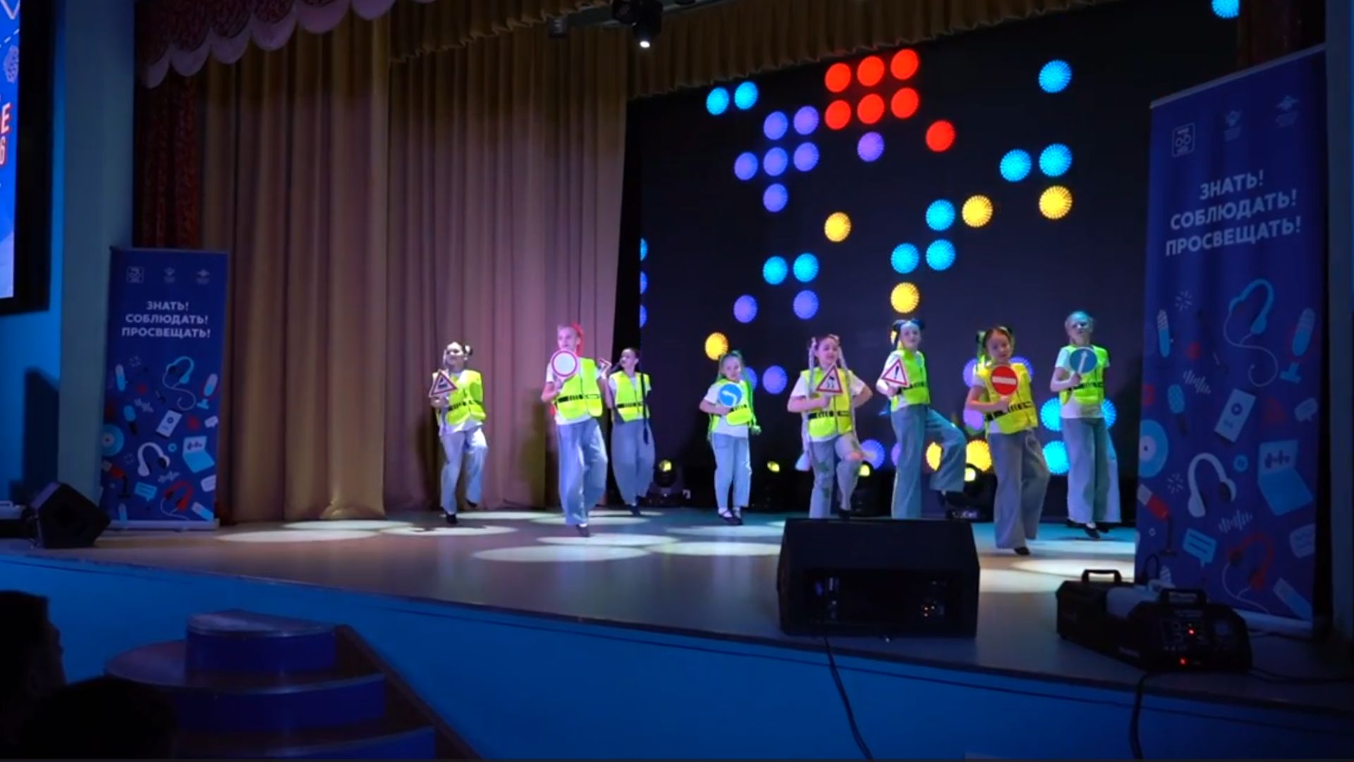 В Магадане определили лучший отряд юных инспекторов движения