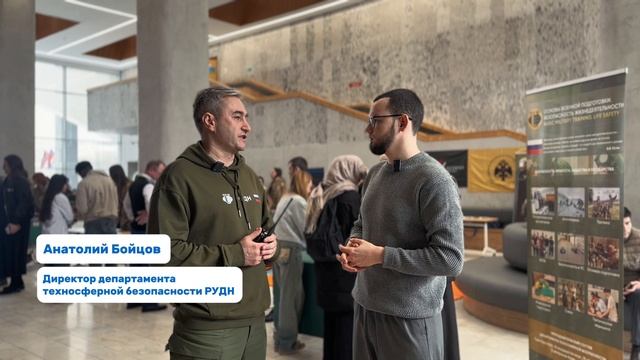 Сборка автомата в реальности и в VR-очках: интерактивная выставка ко Дню защитника Отечества в РУДН