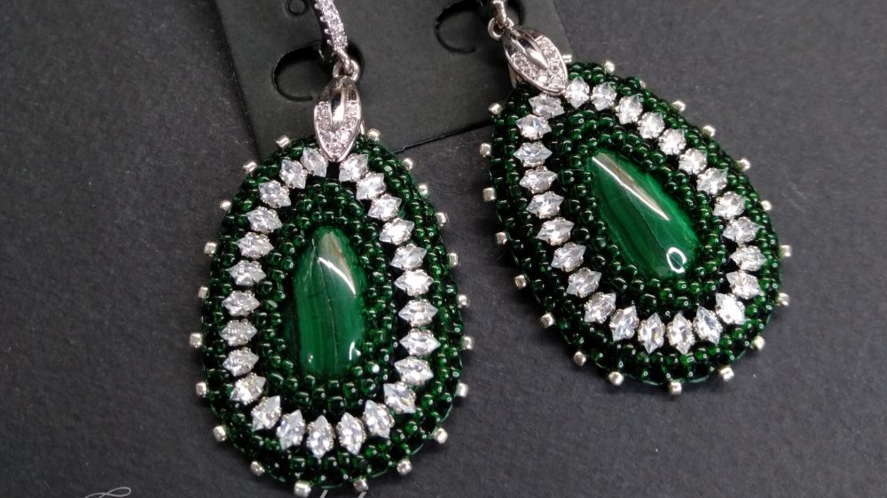 Серьги из малахита.