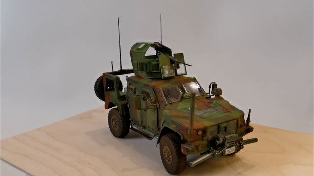 Готовая модель "M1278 Heavy Guns", масштаб 1:35.