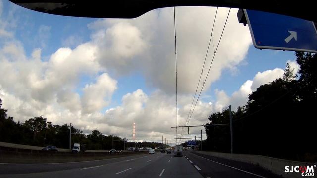 Эти провода не для троллейбуса, а для зарядки электрических грузовиков