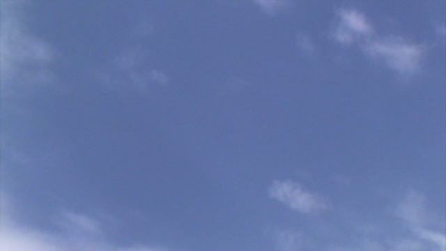 Полёт модели вертолёта.