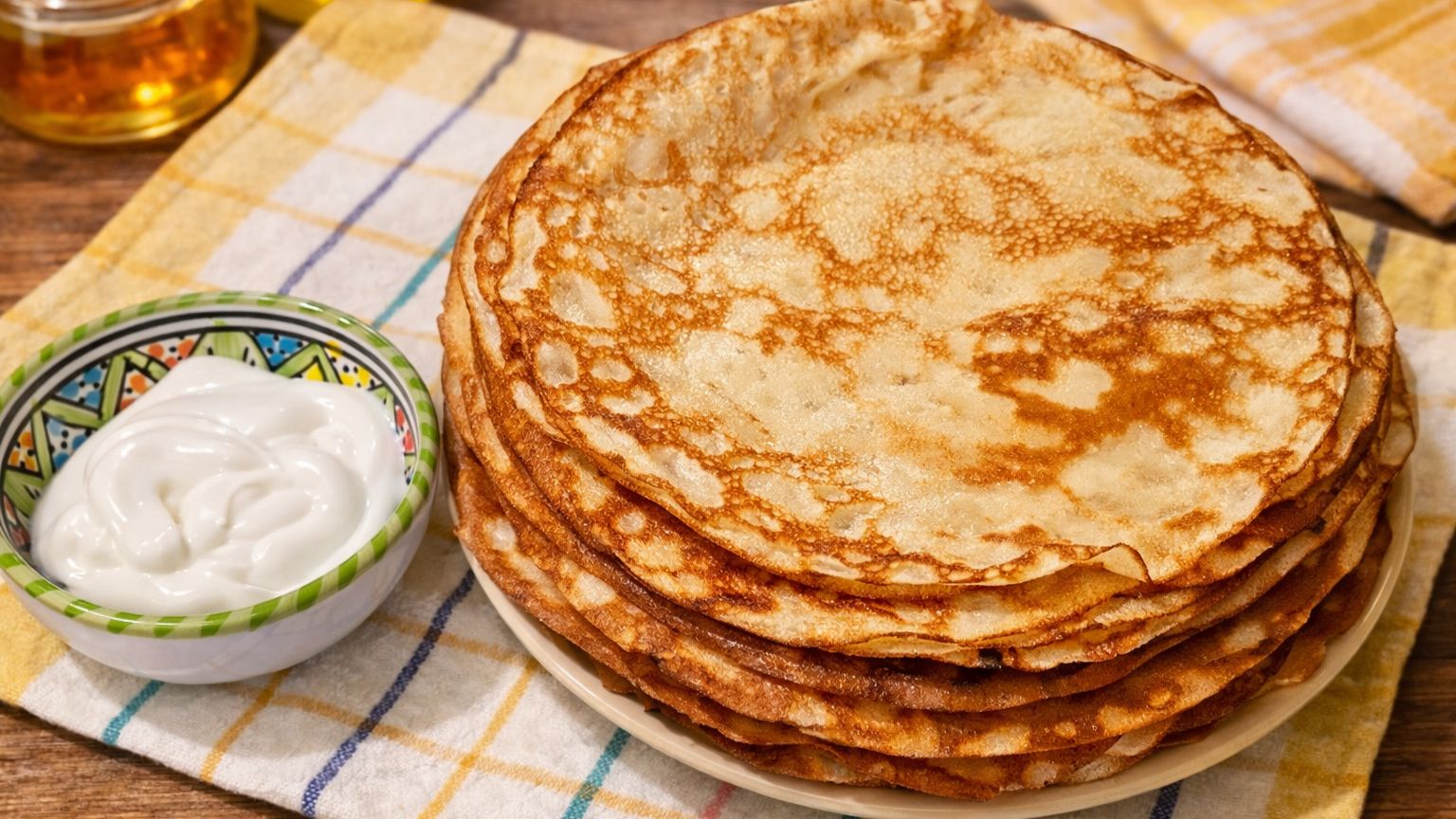 Тонкие блины на газировке с хрустящими краями! Нежные внутри и румяные по краям