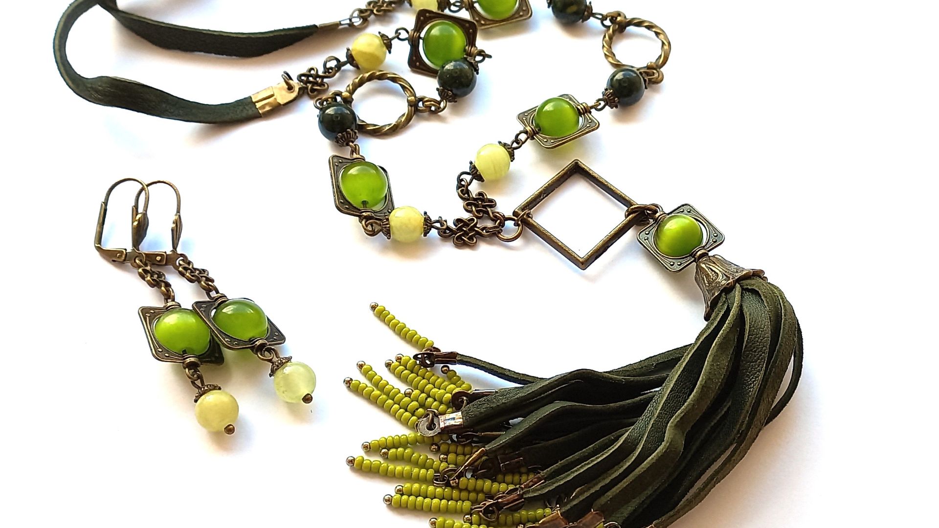 Комплект из натуральной кожи с ониксом и кошачьим глазом змеевиком (2514)