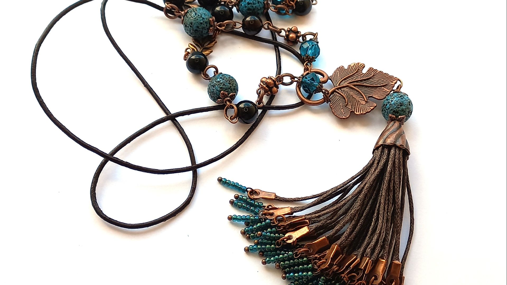 Бирюзово-коричневое колье с кистью из агата и полимерной глины (2516)