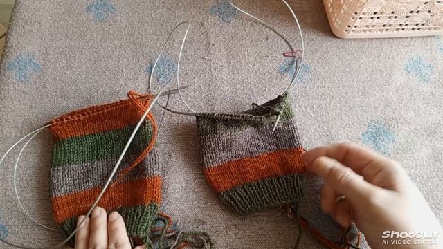 Вязовлог, вяжу носки 🧦 извязываю остатки пряжи 🧶