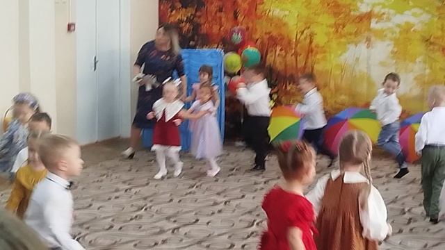 Утренник в саду "Росинка".