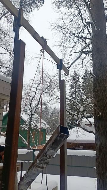 Подъёмник для поднятия тяжелых труб.