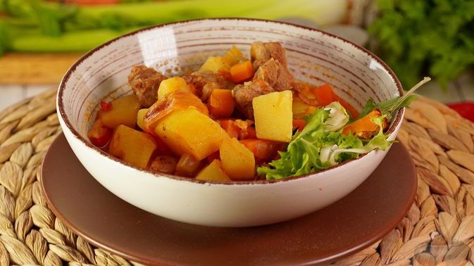 ГУЛЯШ ИЗ БАРАНИНЫ