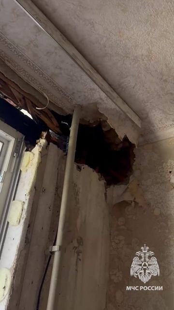 Горловские пожарные защитили от огня многоквартирный дом