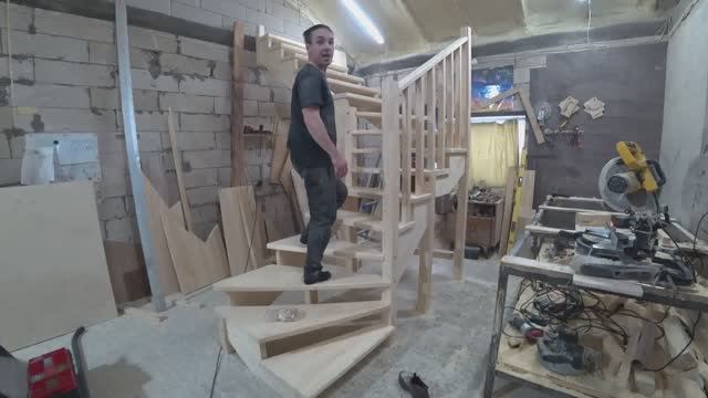 Деревянная лестница на заказ в Йошкар-Олу