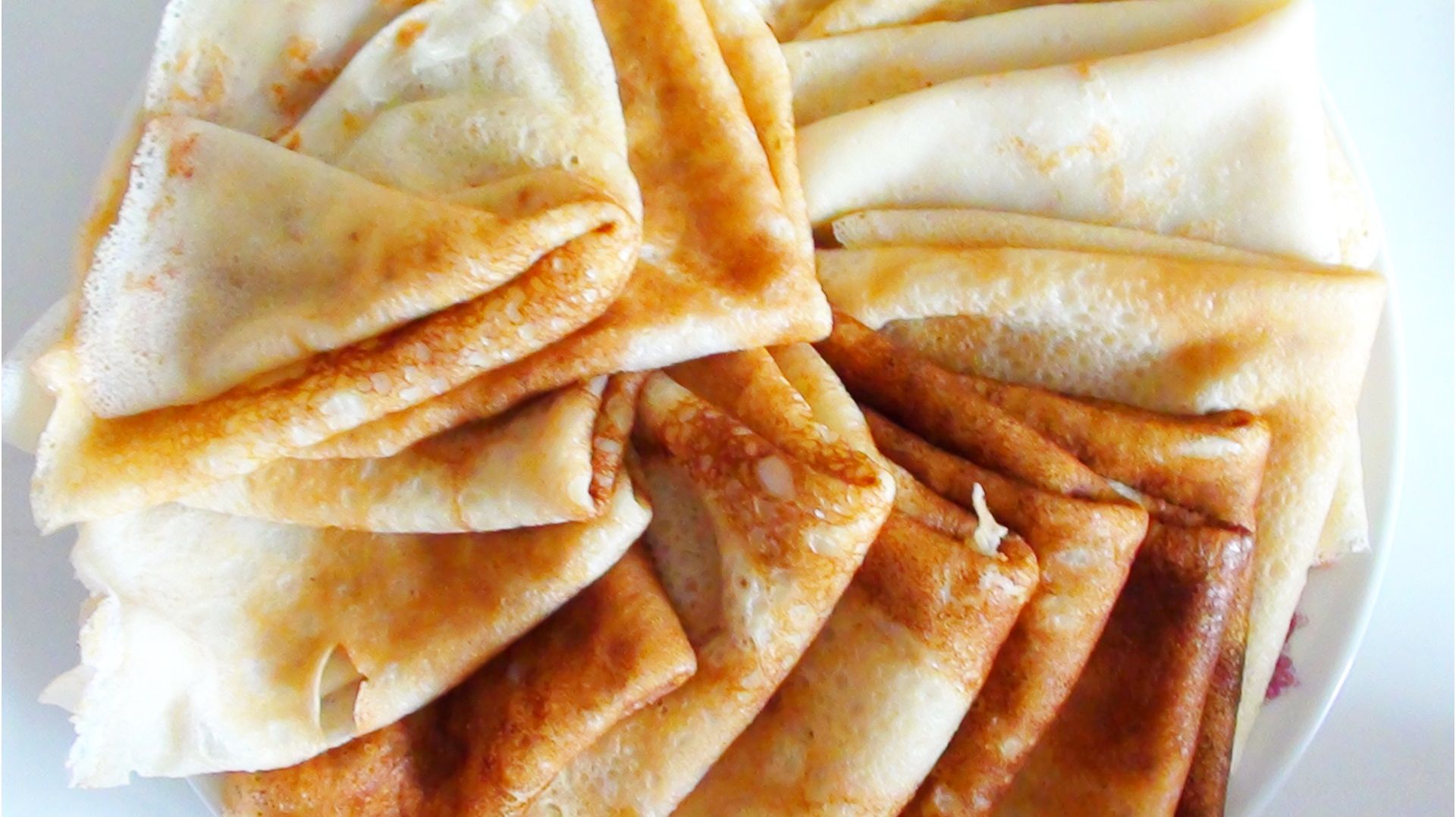 Блины золотистые на молоке самый простой -рецепт