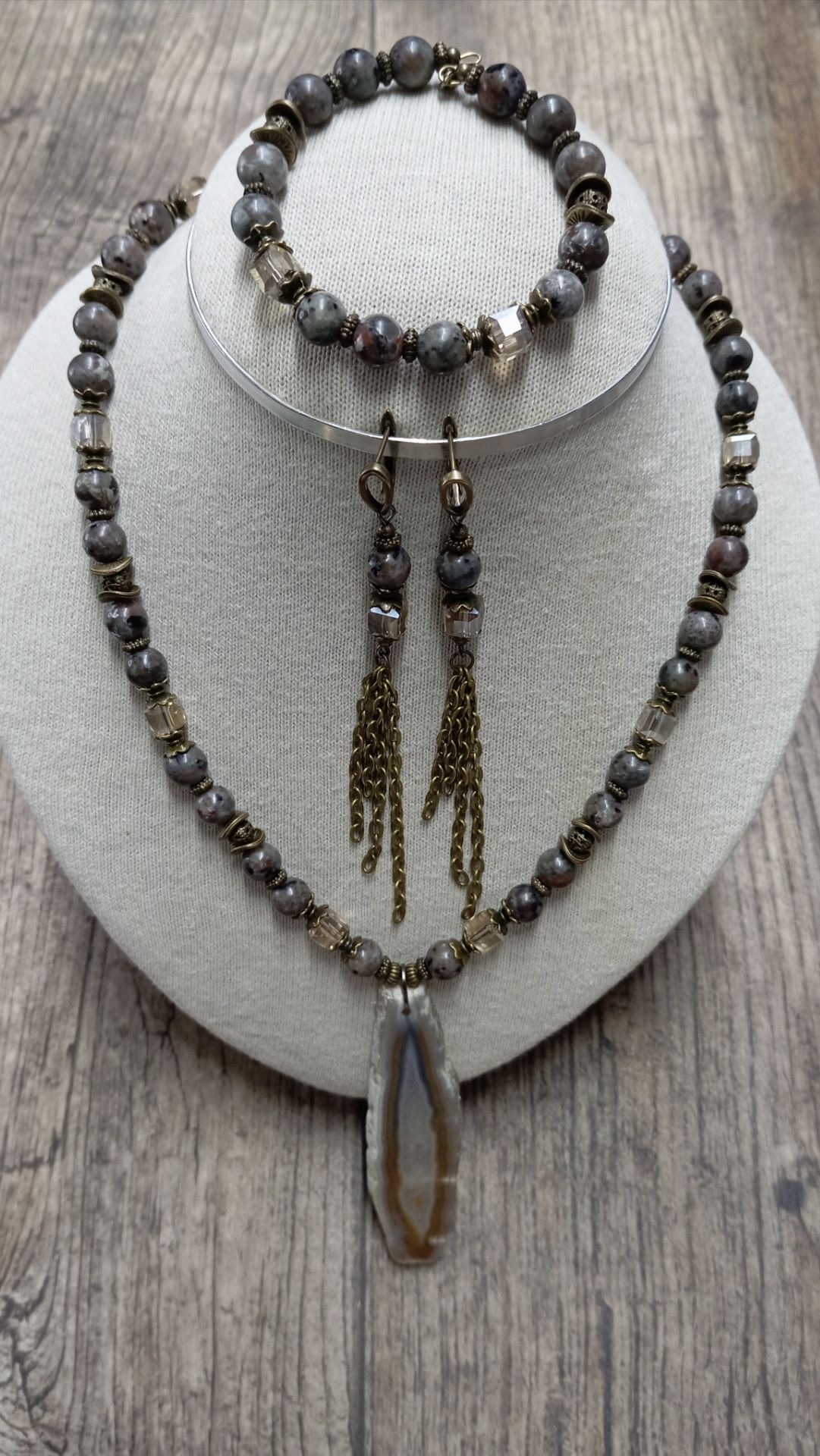 Комплект украшений ДРЕМЛЮЩИЙ ВУЛКАН из йооперлита