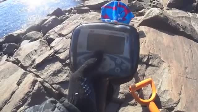 АРКТИКА! БЕЛОЕ МОРЕ! НАШЁЛ ДВЕ СЕРЬГИ НА ПЛЯЖЕ! Приборный поиск золота