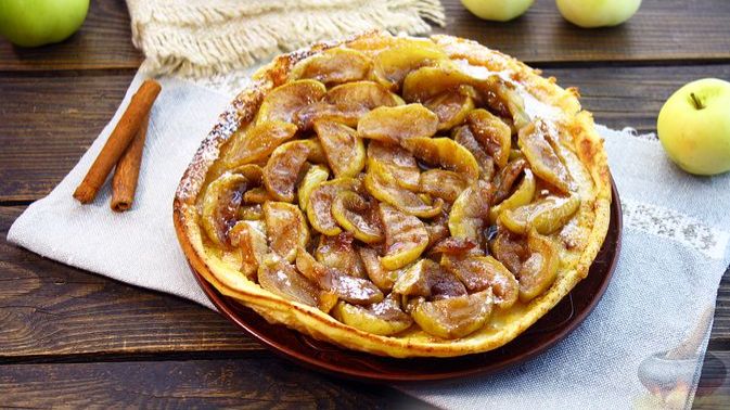 ПИРОГ-БЛИН С ЯБЛОКАМИ И КОРИЦЕЙ