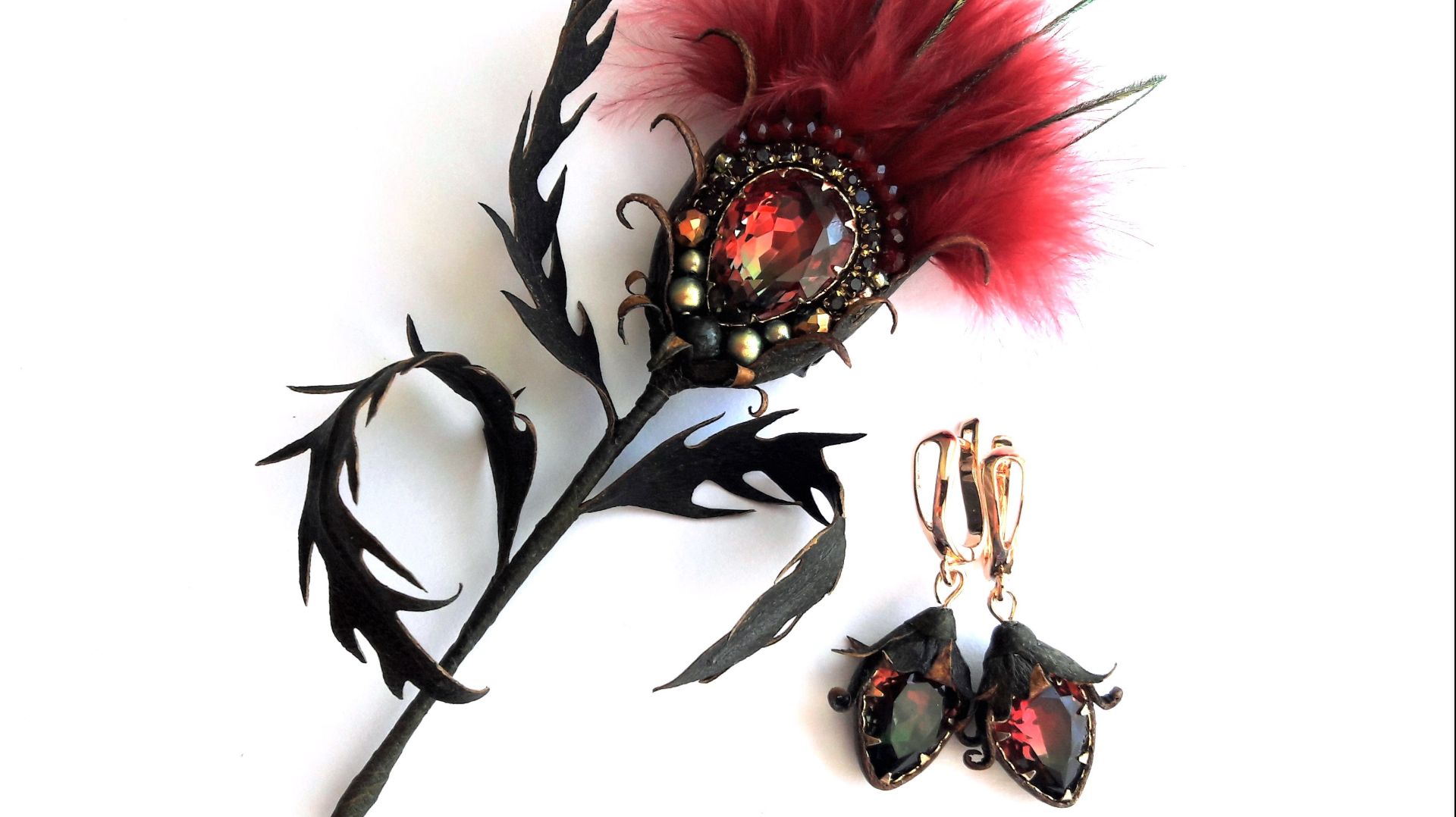 Бордово-зелёный (видео) брошь-цветок серьги с перьями и кристаллами (2134)