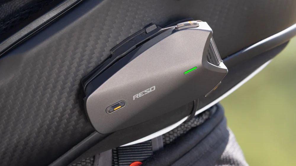 Как объединить в сеть мотогарнитуры RESO и CARDO?