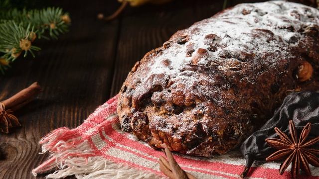 Классический немецкий рождественский штоллен